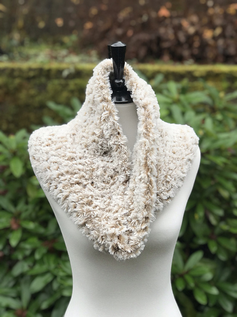 What to crochet with faux fur yarn? - WeCrochet Staff Blog